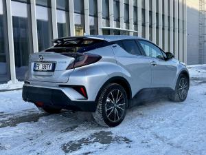 Pelēks Toyota C-HR 2018 Viļņa, ar dzinēja tilpumu 1.80 L un nobraukumu 167 tūkst. km par 15990 €, foto 3 vietnē AUTOMOTO.COM.LV