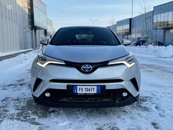 Pelēks Toyota C-HR 2018 Viļņa, ar dzinēja tilpumu 1.80 L un nobraukumu 167 tūkst. km par 15990 €, foto 5 vietnē AUTOMOTO.COM.LV