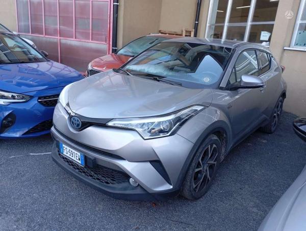 Pelēks Toyota C-HR 2018 Šauļi, ar dzinēja tilpumu 1.80 L un nobraukumu 131 tūkst. km par 14900 €, foto 1 vietnē AUTOMOTO.COM.LV