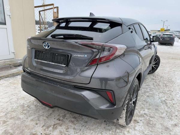 Grey Toyota C-HR 2018 in Vilnius, with an engine capacity of 1.80 L and mileage of 170 thousand km for 16000 €, photo 9 on AUTOMOTO.COM.LV