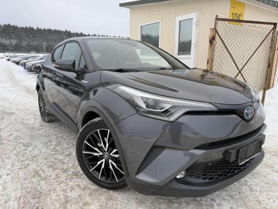 Grey Toyota C-HR 2018 in Vilnius, with an engine capacity of 1.80 L and mileage of 170 thousand km for 16000 €, photo 11 on AUTOMOTO.COM.LV
