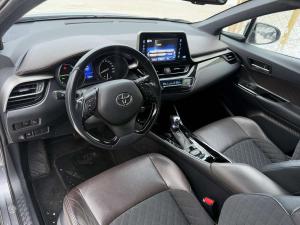 Grey Toyota C-HR 2018 in Vilnius, with an engine capacity of 1.80 L and mileage of 170 thousand km for 16000 €, photo 19 on AUTOMOTO.COM.LV