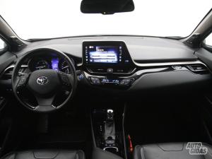 Pelēks Toyota C-HR 2018 Viļņa, ar dzinēja tilpumu 1.80 L un nobraukumu 174 tūkst. km par 16999 €, foto 2 vietnē AUTOMOTO.COM.LV