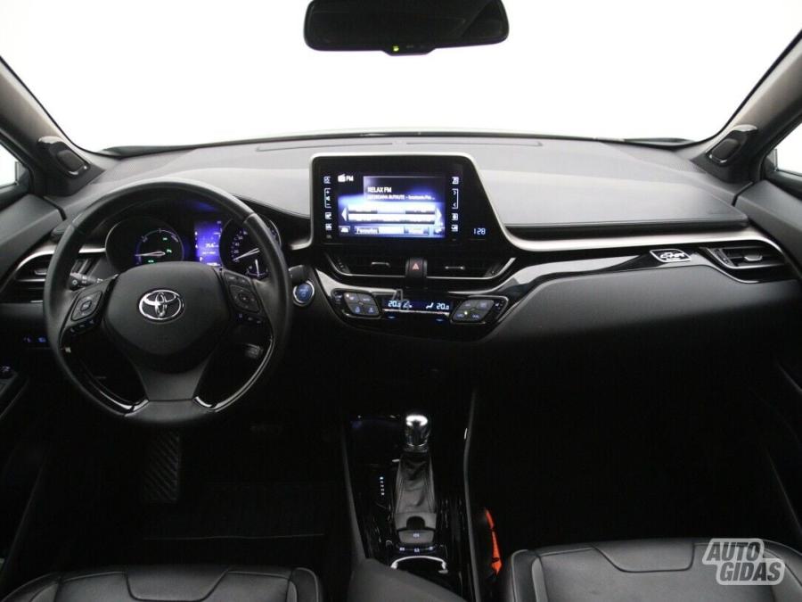 Pelēks Toyota C-HR 2018 Viļņa, ar dzinēja tilpumu 1.80 L un nobraukumu 174 tūkst. km par 16999 €, foto 2 vietnē AUTOMOTO.COM.LV