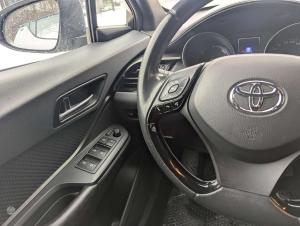 Grey Toyota C-HR 2018 in Kaunas, with an engine capacity of 1.80 L and mileage of 81 thousand km for 16200 €, photo 7 on AUTOMOTO.COM.LV