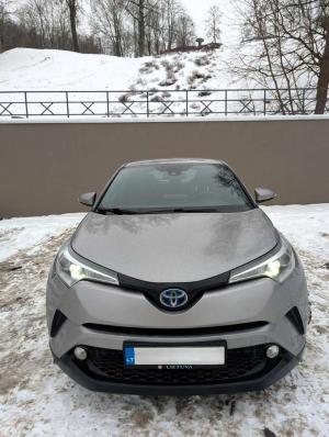Grey Toyota C-HR 2018 in Kaunas, with an engine capacity of 1.80 L and mileage of 81 thousand km for 16200 €, photo 12 on AUTOMOTO.COM.LV