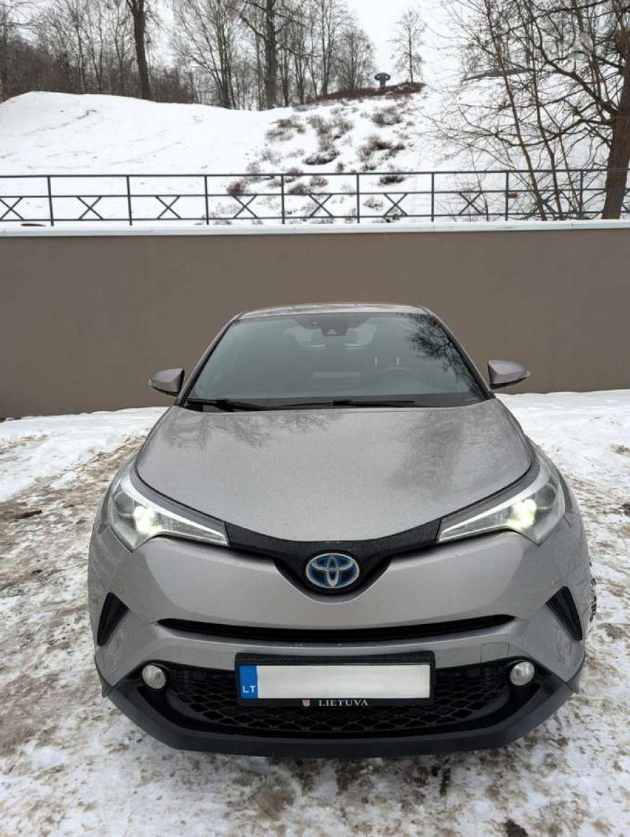 Grey Toyota C-HR 2018 in Kaunas, with an engine capacity of 1.80 L and mileage of 81 thousand km for 16200 €, photo 12 on AUTOMOTO.COM.LV