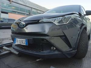 Pelēks Toyota C-HR 2018 Panevēža, ar dzinēja tilpumu 1.80 L un nobraukumu 70 tūkst. km par 8500 €, foto 2 vietnē AUTOMOTO.COM.LV