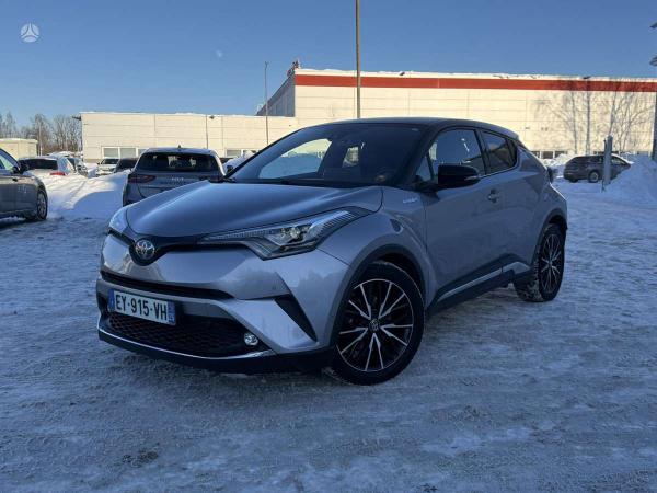 Pelēks Toyota C-HR 2018 Panevēža, ar dzinēja tilpumu 1.80 L un nobraukumu 260 tūkst. km par 13990 €, foto 2 vietnē AUTOMOTO.COM.LV