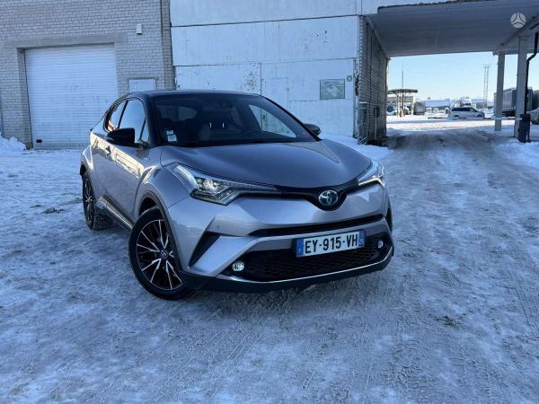 Pelēks Toyota C-HR 2018 Panevēža, ar dzinēja tilpumu 1.80 L un nobraukumu 260 tūkst. km par 13990 €, foto 5 vietnē AUTOMOTO.COM.LV