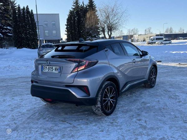 Pelēks Toyota C-HR 2018 Panevēža, ar dzinēja tilpumu 1.80 L un nobraukumu 260 tūkst. km par 13990 €, foto 10 vietnē AUTOMOTO.COM.LV