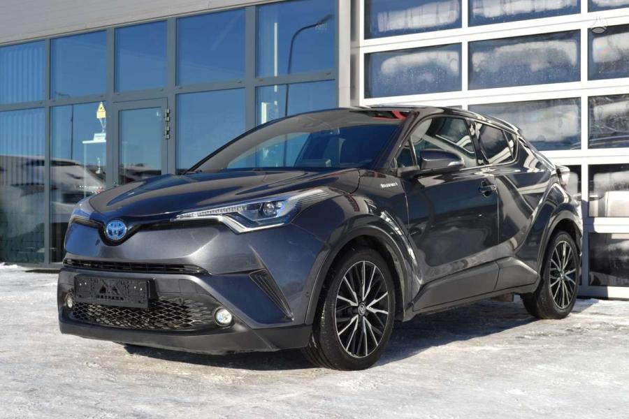 Серый Тойота C-HR 2018 в Вильнюс, объемом двигателя 1.80 л и пробегом 188 тыс. км за 16000 €, фото 2 на AUTOMOTO.COM.LV
