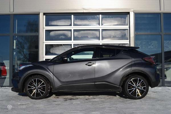 Серый Тойота C-HR 2018 в Вильнюс, объемом двигателя 1.80 л и пробегом 188 тыс. км за 16000 €, фото 6 на AUTOMOTO.COM.LV