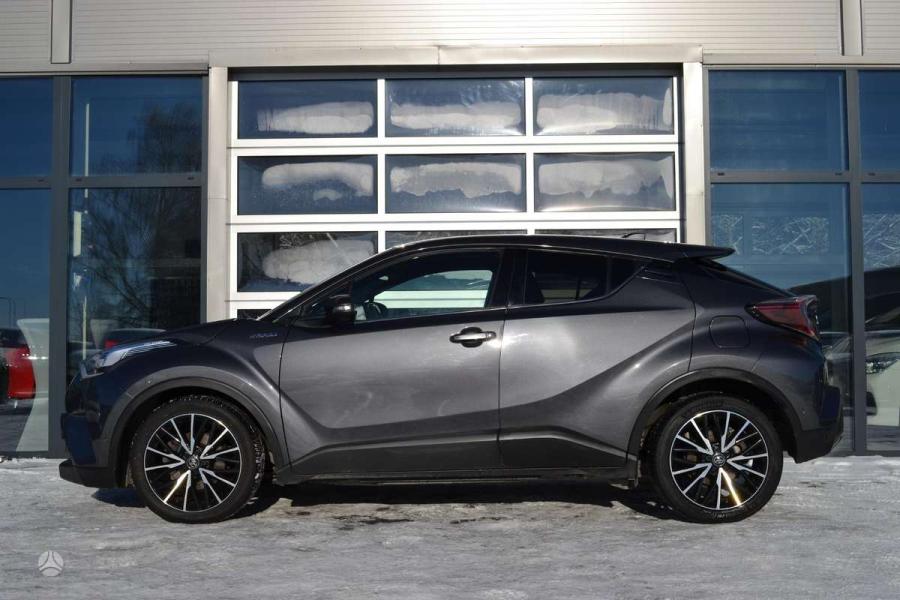 Серый Тойота C-HR 2018 в Вильнюс, объемом двигателя 1.80 л и пробегом 188 тыс. км за 16000 €, фото 6 на AUTOMOTO.COM.LV