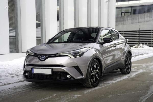 Grey Toyota C-HR 2018 in Vilnius, with an engine capacity of 1.80 L and mileage of 139 thousand km for 16900 €, photo 1 on AUTOMOTO.COM.LV
