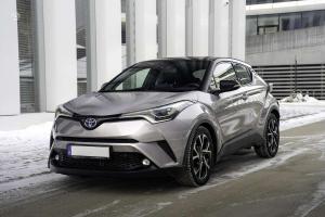 Серый Тойота C-HR 2018 в Вильнюс, объемом двигателя 1.80 л и пробегом 139 тыс. км за 16900 €, фото  на AUTOMOTO.COM.LV