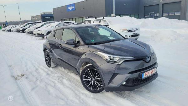 Серый Тойота C-HR 2018 в Шяуляй, объемом двигателя 1.80 л и пробегом 186 тыс. км за 15600 €, фото 1 на AUTOMOTO.COM.LV