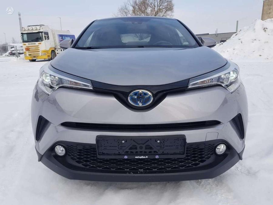 Pelēks Toyota C-HR 2018 Šauļi, ar dzinēja tilpumu 1.80 L un nobraukumu 131 tūkst. km par 14950 €, foto 2 vietnē AUTOMOTO.COM.LV