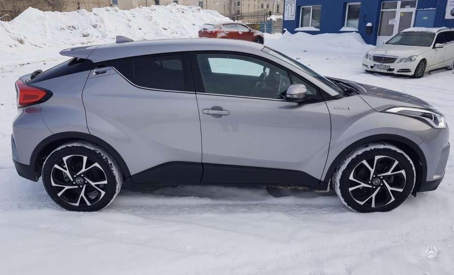 Pelēks Toyota C-HR 2018 Šauļi, ar dzinēja tilpumu 1.80 L un nobraukumu 131 tūkst. km par 14950 €, foto 5 vietnē AUTOMOTO.COM.LV