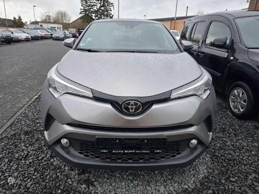 Серый Тойота C-HR 2018 в Утена, объемом двигателя 1.20 л и пробегом 183 тыс. км за 14000 €, фото 3 на AUTOMOTO.COM.LV
