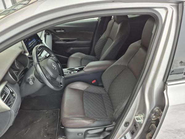 Pelēks Toyota C-HR 2018 Marijampole, ar dzinēja tilpumu 1.20 L un nobraukumu 67 tūkst. km par 16500 €, foto 11 vietnē AUTOMOTO.COM.LV