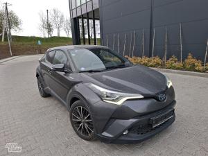 Серый Тойота C-HR 2018 в Вильнюс, объемом двигателя 1.80 л и пробегом 204 тыс. км за 13950 €, фото  на AUTOMOTO.COM.LV
