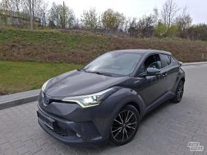 Grey Toyota C-HR 2018 in Vilnius, with an engine capacity of 1.80 L and mileage of 204 thousand km for 13950 €, photo 4 on AUTOMOTO.COM.LV