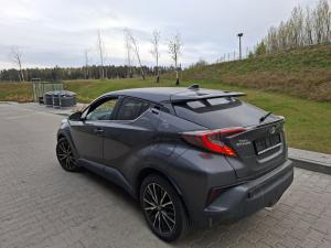 Grey Toyota C-HR 2018 in Vilnius, with an engine capacity of 1.80 L and mileage of 204 thousand km for 13950 €, photo 5 on AUTOMOTO.COM.LV