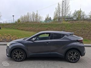 Grey Toyota C-HR 2018 in Vilnius, with an engine capacity of 1.80 L and mileage of 204 thousand km for 13950 €, photo 7 on AUTOMOTO.COM.LV