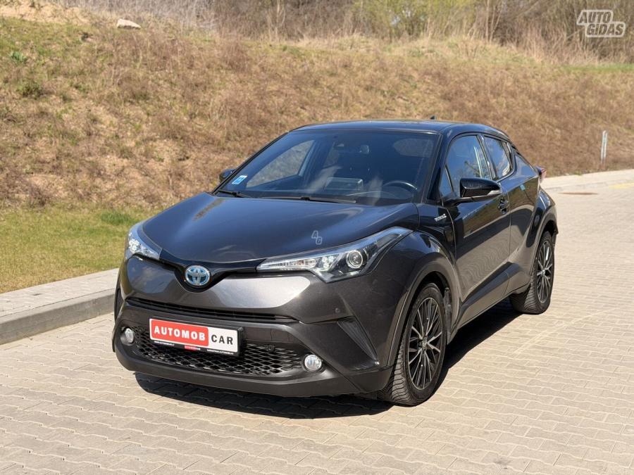 Серый Тойота C-HR 2018 в Вильнюс, объемом двигателя 1.80 л и пробегом 180 тыс. км за 15900 €, фото 1 на AUTOMOTO.COM.LV