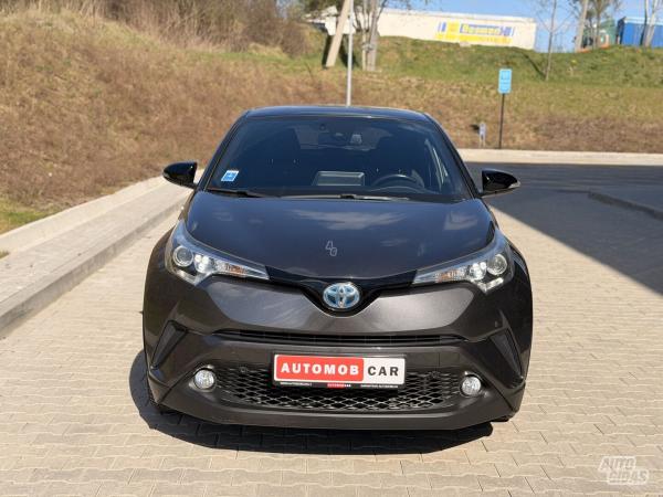 Серый Тойота C-HR 2018 в Вильнюс, объемом двигателя 1.80 л и пробегом 180 тыс. км за 15900 €, фото 2 на AUTOMOTO.COM.LV