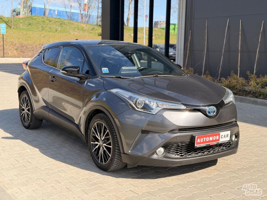 Серый Тойота C-HR 2018 в Вильнюс, объемом двигателя 1.80 л и пробегом 180 тыс. км за 15900 €, фото 4 на AUTOMOTO.COM.LV