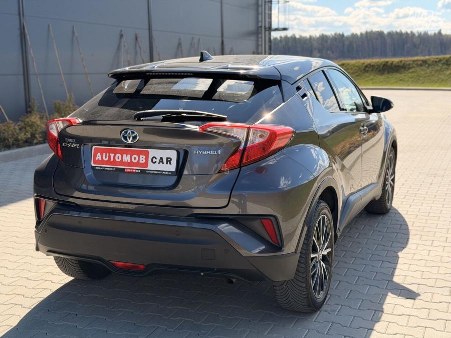 Серый Тойота C-HR 2018 в Вильнюс, объемом двигателя 1.80 л и пробегом 180 тыс. км за 15900 €, фото 6 на AUTOMOTO.COM.LV