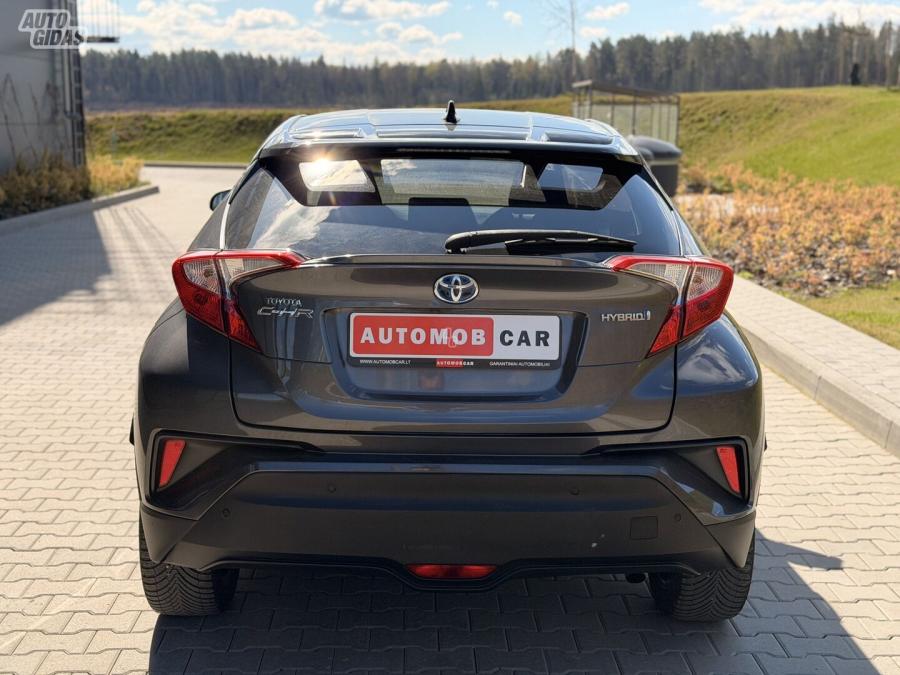 Серый Тойота C-HR 2018 в Вильнюс, объемом двигателя 1.80 л и пробегом 180 тыс. км за 15900 €, фото 7 на AUTOMOTO.COM.LV