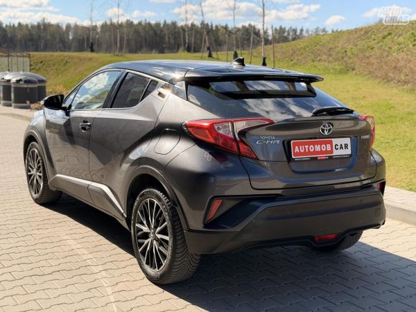 Серый Тойота C-HR 2018 в Вильнюс, объемом двигателя 1.80 л и пробегом 180 тыс. км за 15900 €, фото 7 на AUTOMOTO.COM.LV