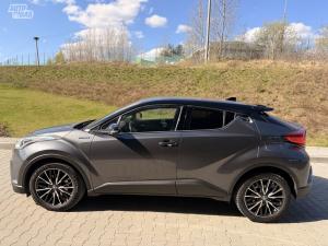 Серый Тойота C-HR 2018 в Вильнюс, объемом двигателя 1.80 л и пробегом 180 тыс. км за 15900 €, фото 9 на AUTOMOTO.COM.LV