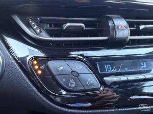 Серый Тойота C-HR 2018 в Вильнюс, объемом двигателя 1.80 л и пробегом 180 тыс. км за 15900 €, фото 13 на AUTOMOTO.COM.LV