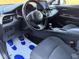 Серый Тойота C-HR 2018 в Вильнюс, объемом двигателя 1.80 л и пробегом 180 тыс. км за 15900 €, фото 21 на AUTOMOTO.COM.LV