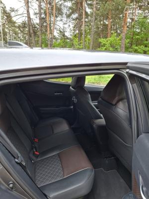 Grey Toyota C-HR 2018 in Vilnius, with an engine capacity of 1.80 L and mileage of 230 thousand km for 14650 €, photo 17 on AUTOMOTO.COM.LV
