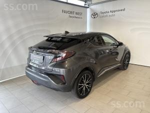 Grey Toyota C-HR 2018 in Ventspils, with an engine capacity of 1.80 L and mileage of 93 thousand km for 17990 €, photo 5 on AUTOMOTO.COM.LV