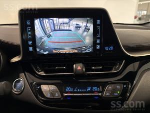 Grey Toyota C-HR 2018 in Ventspils, with an engine capacity of 1.80 L and mileage of 93 thousand km for 17990 €, photo 19 on AUTOMOTO.COM.LV