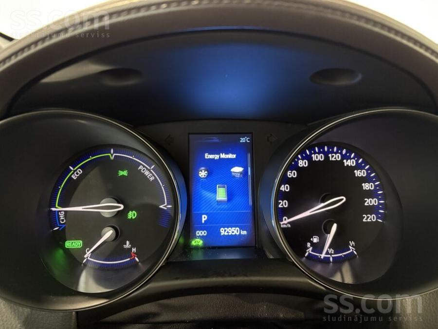 Grey Toyota C-HR 2018 in Ventspils, with an engine capacity of 1.80 L and mileage of 93 thousand km for 17990 €, photo 20 on AUTOMOTO.COM.LV