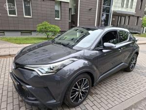 Серый Тойота C-HR 2018 в Вильнюс, объемом двигателя 1.80 л и пробегом 230 тыс. км за 13999 €, фото 7 на AUTOMOTO.COM.LV