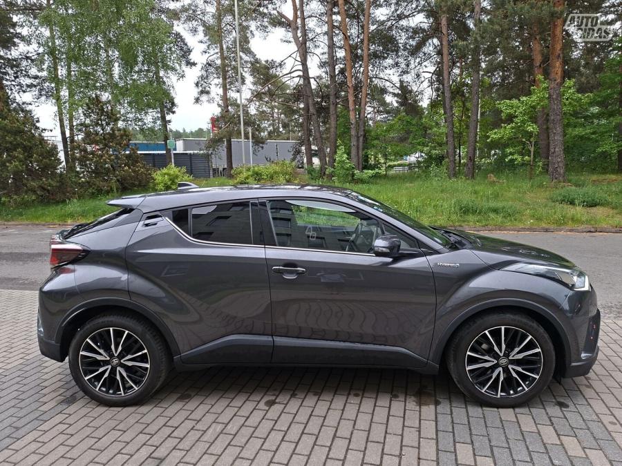 Серый Тойота C-HR 2018 в Вильнюс, объемом двигателя 1.80 л и пробегом 230 тыс. км за 13999 €, фото 10 на AUTOMOTO.COM.LV