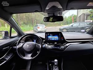 Grey Toyota C-HR 2018 in Vilnius, with an engine capacity of 1.80 L and mileage of 230 thousand km for 13999 €, photo 20 on AUTOMOTO.COM.LV