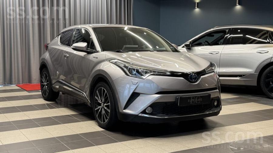 Grey Toyota C-HR 2018 in Riga, with an engine capacity of 1.80 L and mileage of 154 thousand km for 16490 €, photo 6 on AUTOMOTO.COM.LV