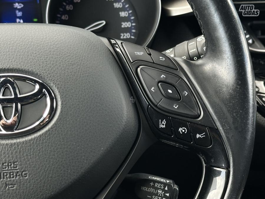 Серый Тойота C-HR 2018 в Каунас, объемом двигателя 1.80 л и пробегом 133 тыс. км за 19471 €, фото 16 на AUTOMOTO.COM.LV