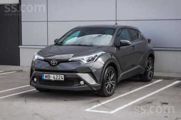Grey Toyota C-HR 2018 in Riga, with an engine capacity of 1.20 L and mileage of 107 thousand km for 13950 €, photo 1 on AUTOMOTO.COM.LV