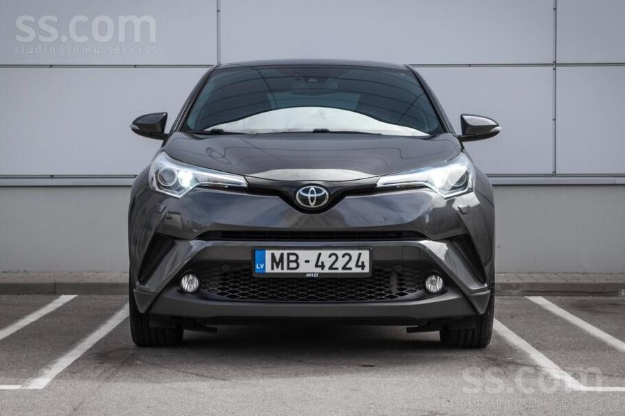 Серый Тойота C-HR 2018 в Рига, объемом двигателя 1.20 л и пробегом 107 тыс. км за 13950 €, фото 3 на AUTOMOTO.COM.LV
