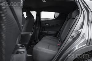 Серый Тойота C-HR 2018 в Рига, объемом двигателя 1.20 л и пробегом 107 тыс. км за 13950 €, фото 12 на AUTOMOTO.COM.LV